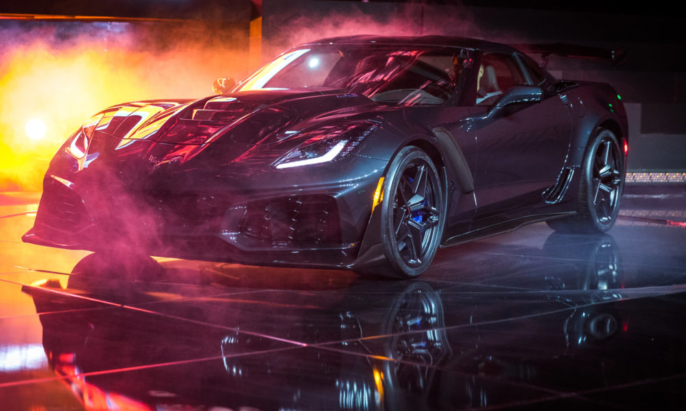 THE KING IS BACK: 755-horsepower Corvette C7 ZR1 Revealed - VetteTV